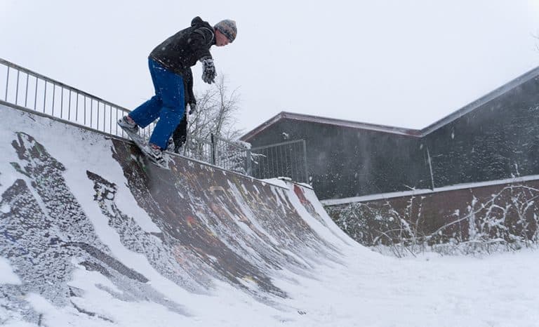 Skateboarding Winter Survival Guide – Tips For Cold Days – SkateboardersHQ